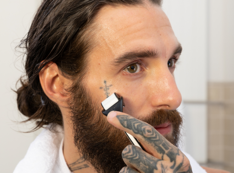 Dermaroller in Paris 7 | Microneedling | Facial Aesthetic Medicine